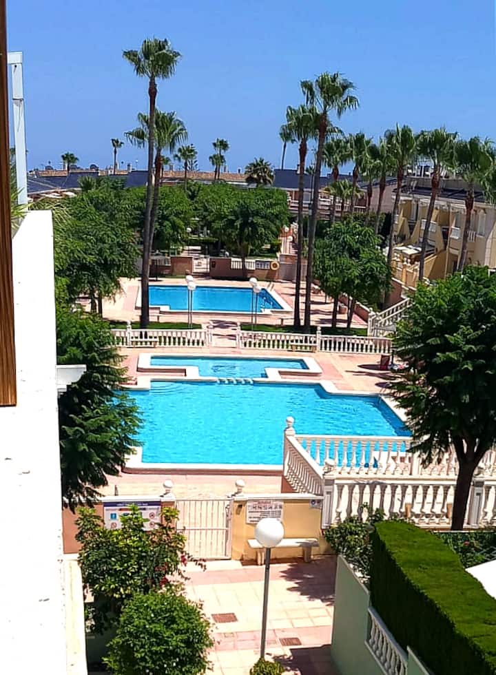 Bungalow En Alicante Con Gran Solárium Y Piscina - Tabarca