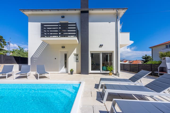 Dream Villa With Swimming Pool In Baska - Baška