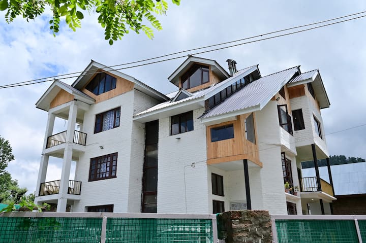 Presidential Suite At Sarwa Cottage ! - Gulmarg