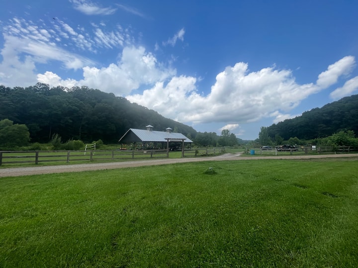 Farm Pavillion - Guest Option - Fairview, TN
