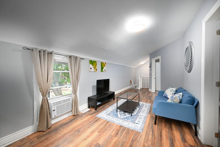 The Annex; 3-bedroom Home; Longterm Stay Possible - Brantford