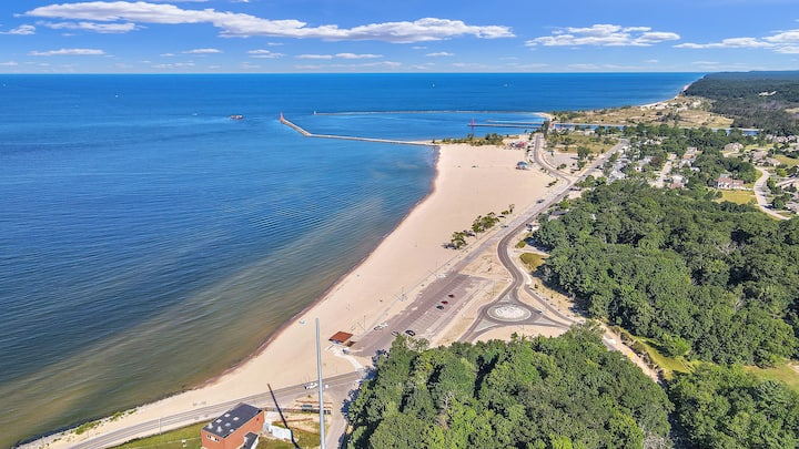 Coastal Comfort Meets Beachside Bliss - Muskegon, MI