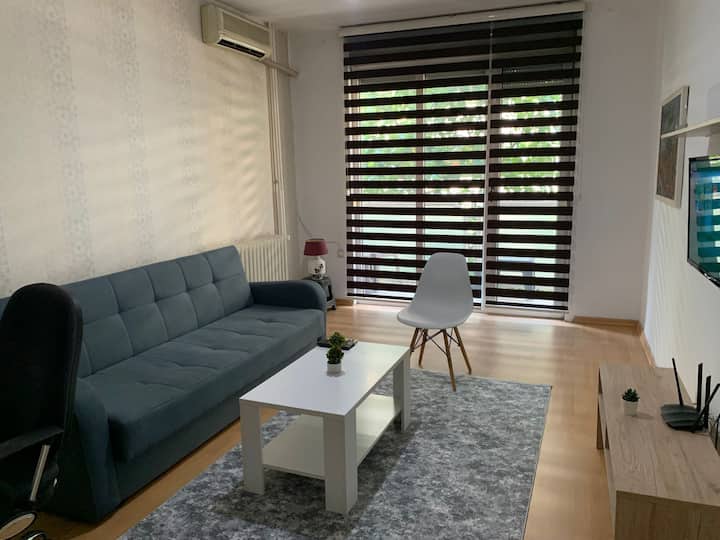 Lungro's Square Apartment - Skopje