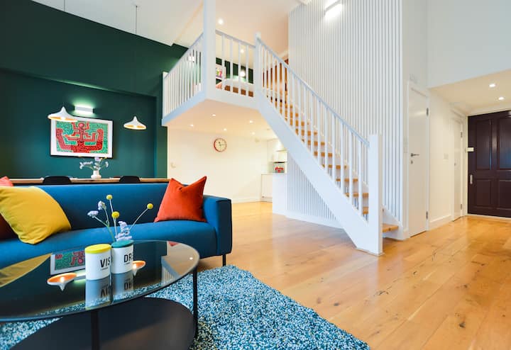 Lux Mezzanine Flat, 1-min Walk West Hampstead Stn - Waterloo, ON, Canada