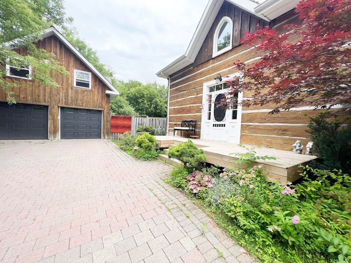 Century Log Home Close To Lake - Barrie