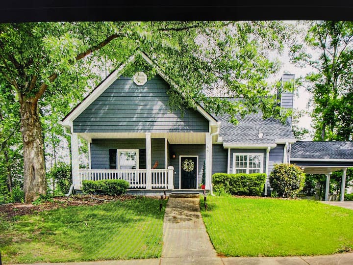 Kim's Cottage - Historic Newnan, King Master Bed - 뉴넌