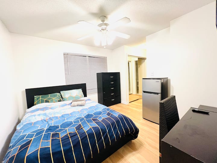 Private Bedroom/ba Min To Downtown, 75, 85, 20 - Atlanta, GA