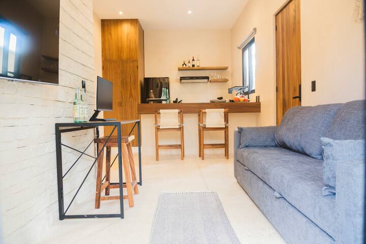 Spacious, Comforts Of Home. Free 5gal Water Jugs - Paradise Beach