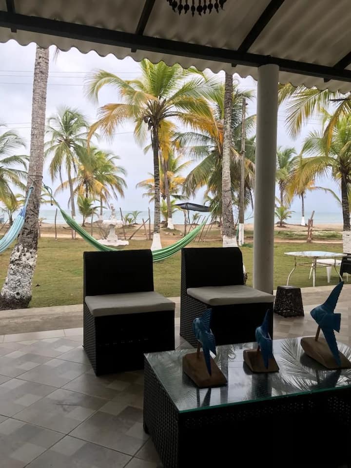 Cabaña Frente Al Mar En Punta Bolivar - Covenas