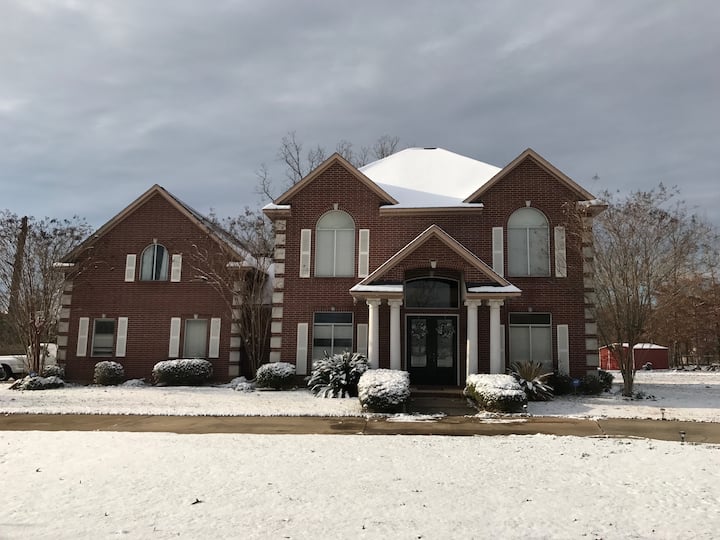 Family House On Lakeshore - Shreveport, LA