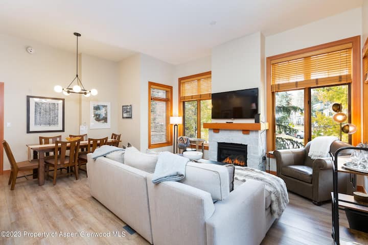 Best 2br Steps From The Gondola - Snowmass Village, CO