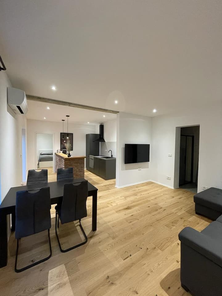 Nov Apartma Le 250 M Od Plaže - Koper