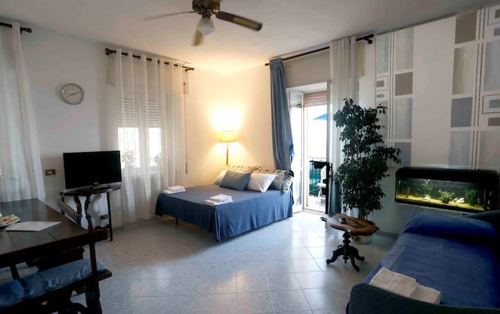 Adm At Mom's / Apartment On The Sea - Portici