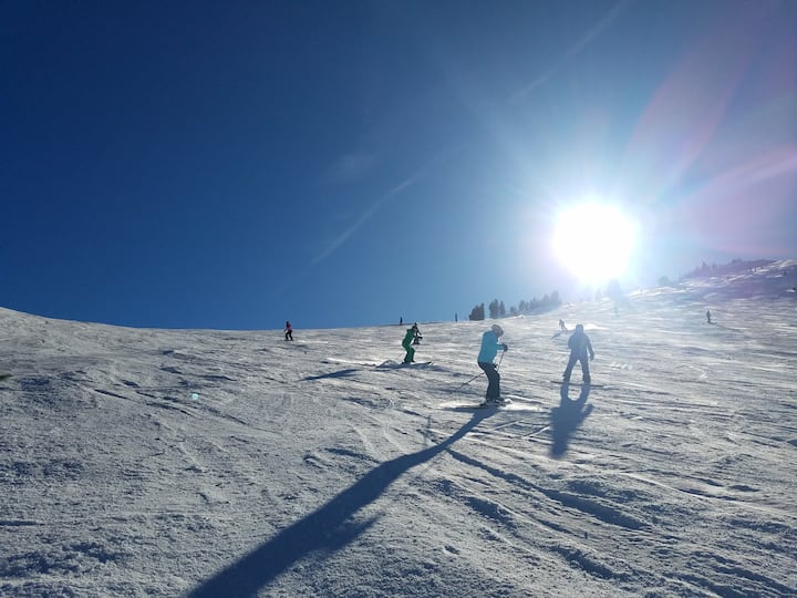 Ski, Jacuzzi, Relax & Repeat - Mammoth Lakes, CA