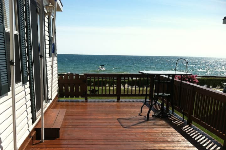 Waterfront Vacation Home. - Crystal Beach, ON, Canada