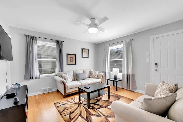 Entire Home Near Dt Royal Oak Zoo Beaumont - Bloomfield Hills, MI