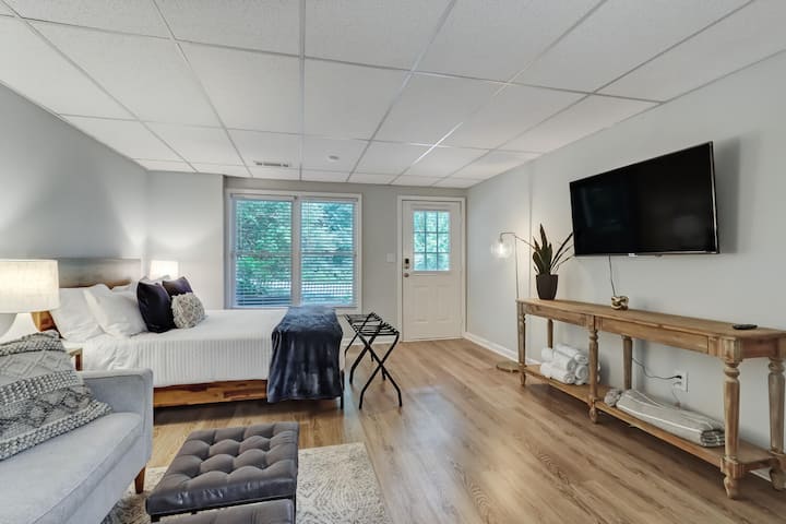 Spacious Apartment/ Perfect Location! - Buckhead, GA