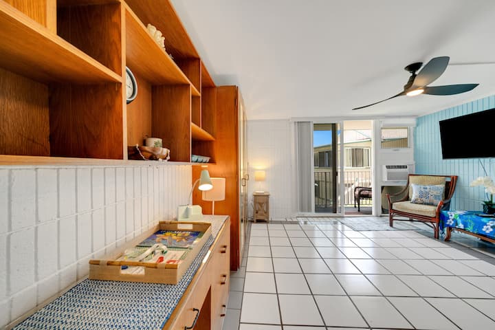"Seashore Dreams" Beachfront W/ New Kitchen & Ac! - Laie, HI