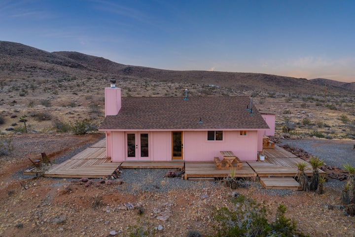 |"The Pink House" |Hot Tub| 5 Acres| 22min To Jtnp - Joshua Tree National Park