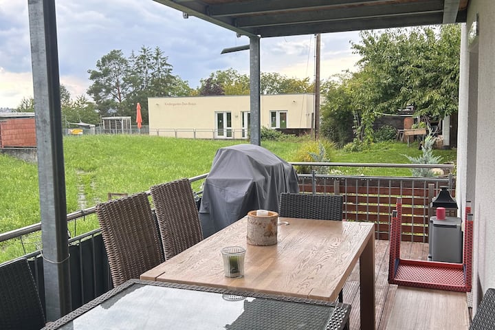 2-zimmer Whg. Mit Großem Balkon - Esslingen