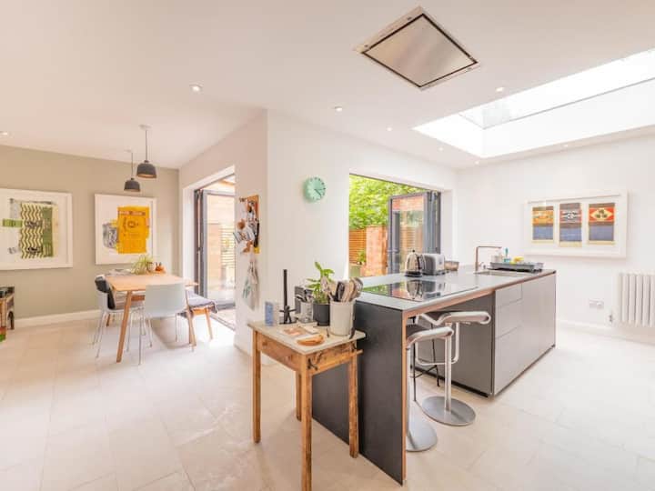 Corner House - Warwick