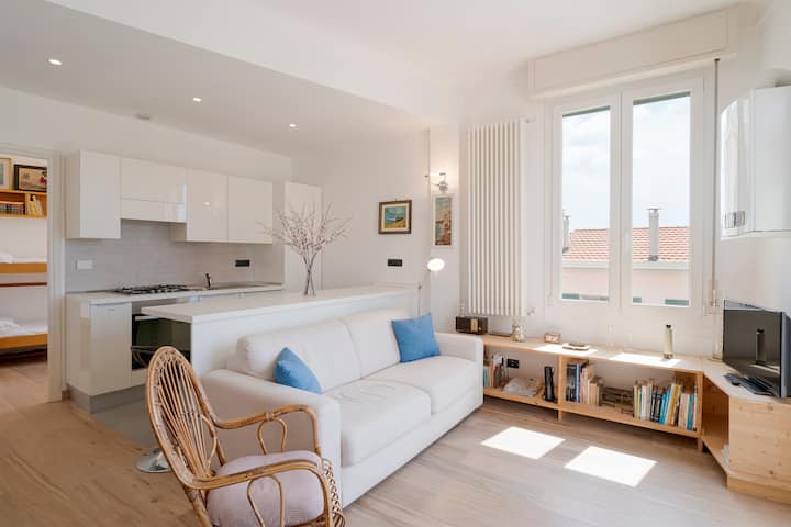 Porto Vecchio Penthouse - Vista Mare - @Hostfacile - Sanremo