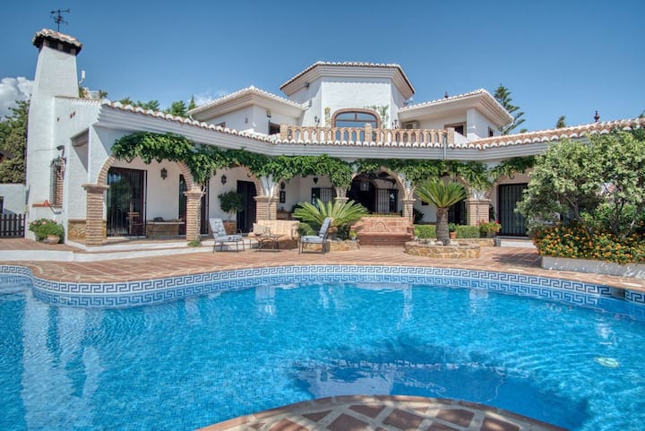 Luxe Villa In Frigiliana/torrox - Frigiliana