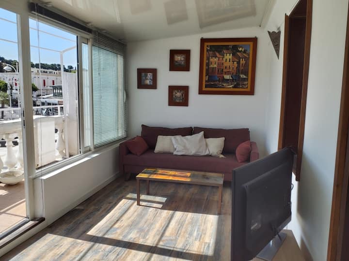 Le Cabanon Revisité 3* Sur Le Port De Carry - Carry-le-Rouet