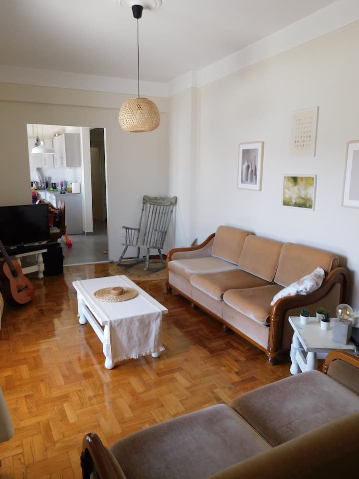 Spacious & Bright 2brm Apartment - Thessaloniki