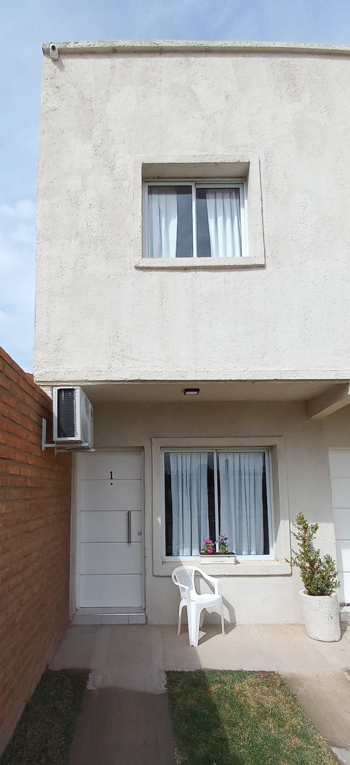 Hermoso Departamento Comodo En Fernandez Oro - Cinco Saltos