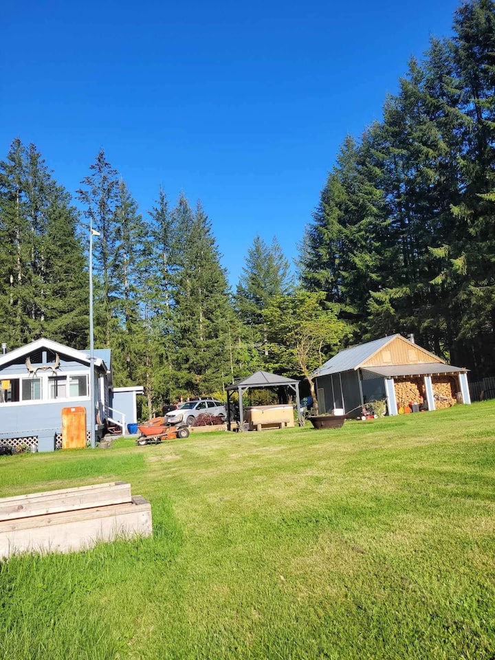 Country Home Near Elk Falls - Campbell River