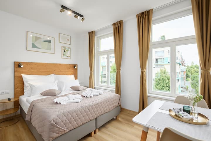 Deluxe Apartment - Prague
