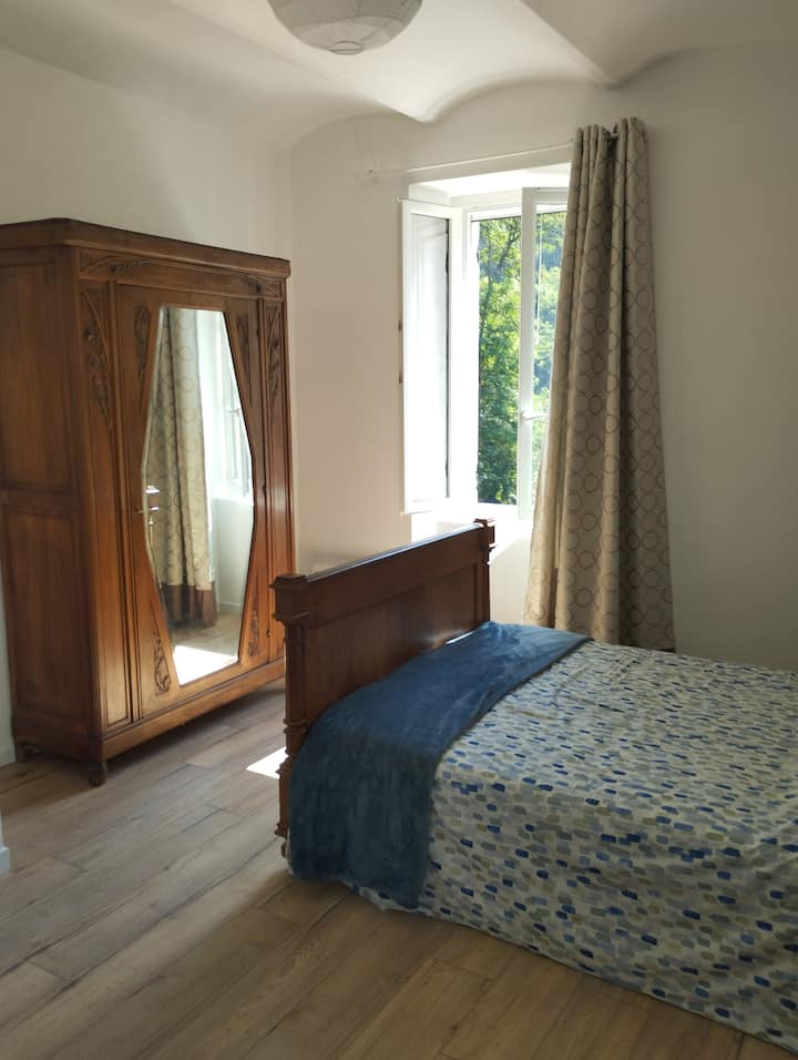 Maison Au Bord De La Rivière - Le Martinet