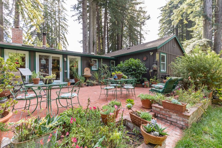 Hummingbird Hill Estate - Occidental, CA