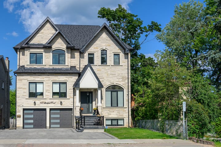 Beach House: First Floor - Ajax