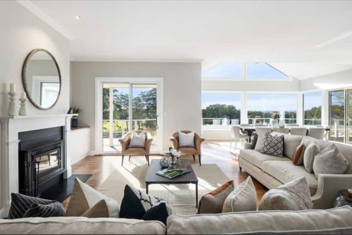 Escape To A Piece Of Paradise - Robertson, Australia