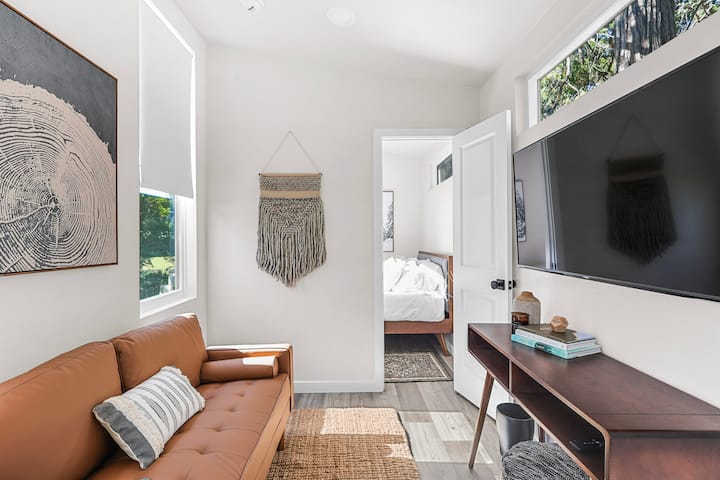 Cedar Tiny Home At Cave Springs - Dunsmuir, CA