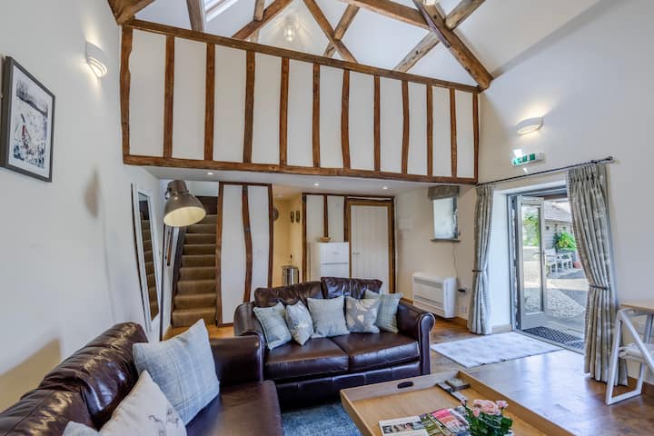 Magical Cotswolds Barn Getaway - Malmesbury