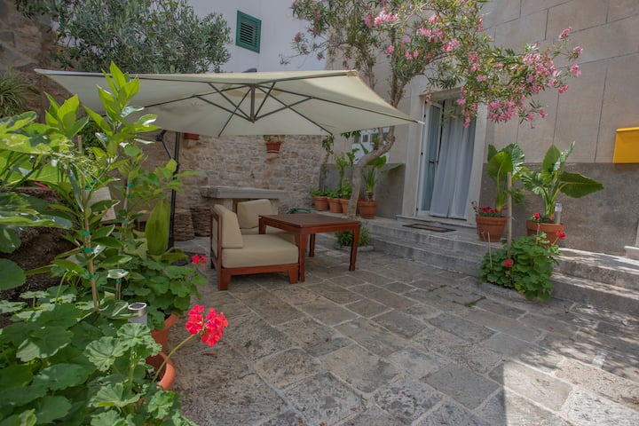 Apartment Kava In Historical Center Of Bol - Bol