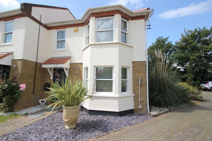 The Zen Den - Southend-on-Sea