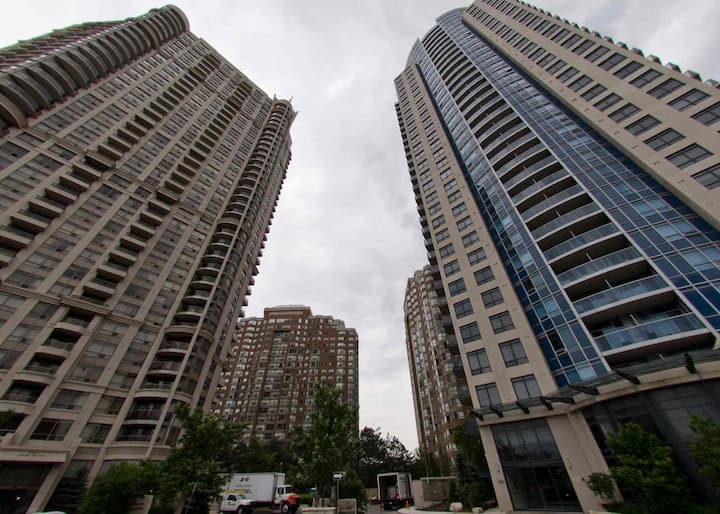 Executive 2 Bed 1 Bath - Mississauga