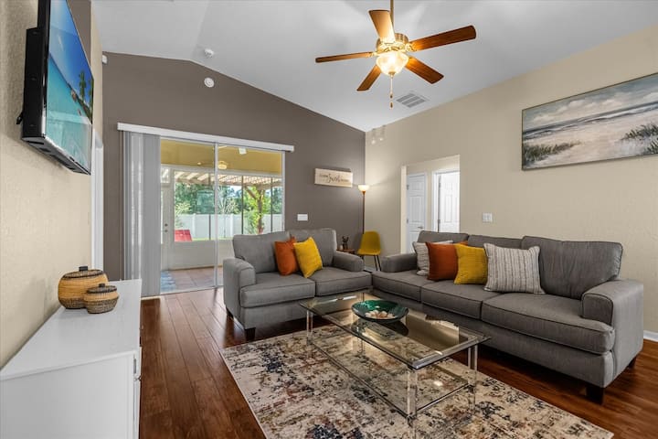 Charming 3 Bed/2 Bath Home Near Disney - Davenport, FL