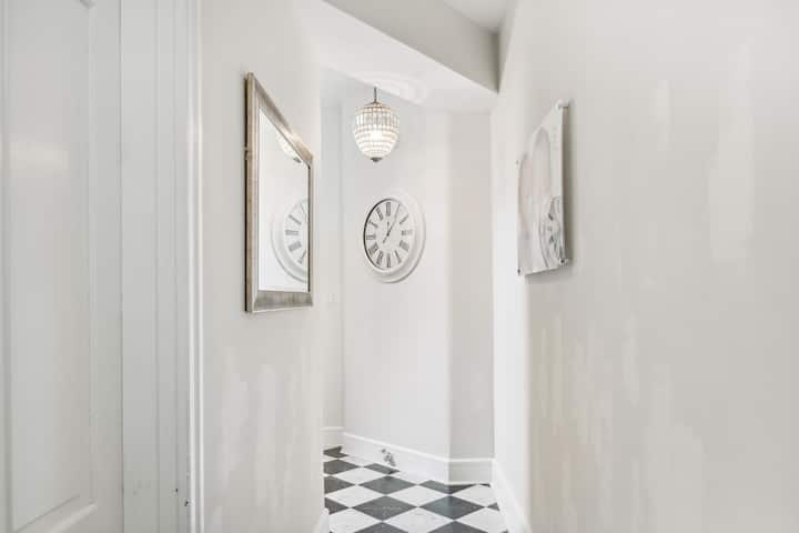 Spacious Home Walking Distance From Everything - Covington, KY