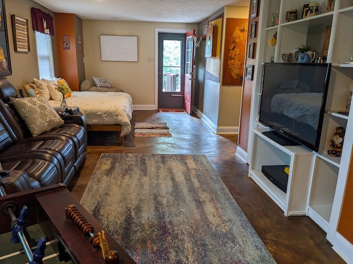 Fort Hill Convenience - Near Lu And Lynchburg Univ - Lynchburg, VA