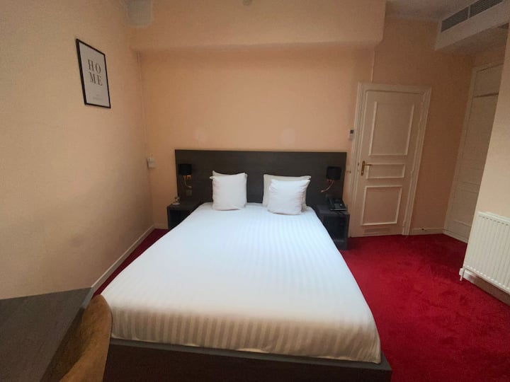 Double Room With Ac - Brussels
