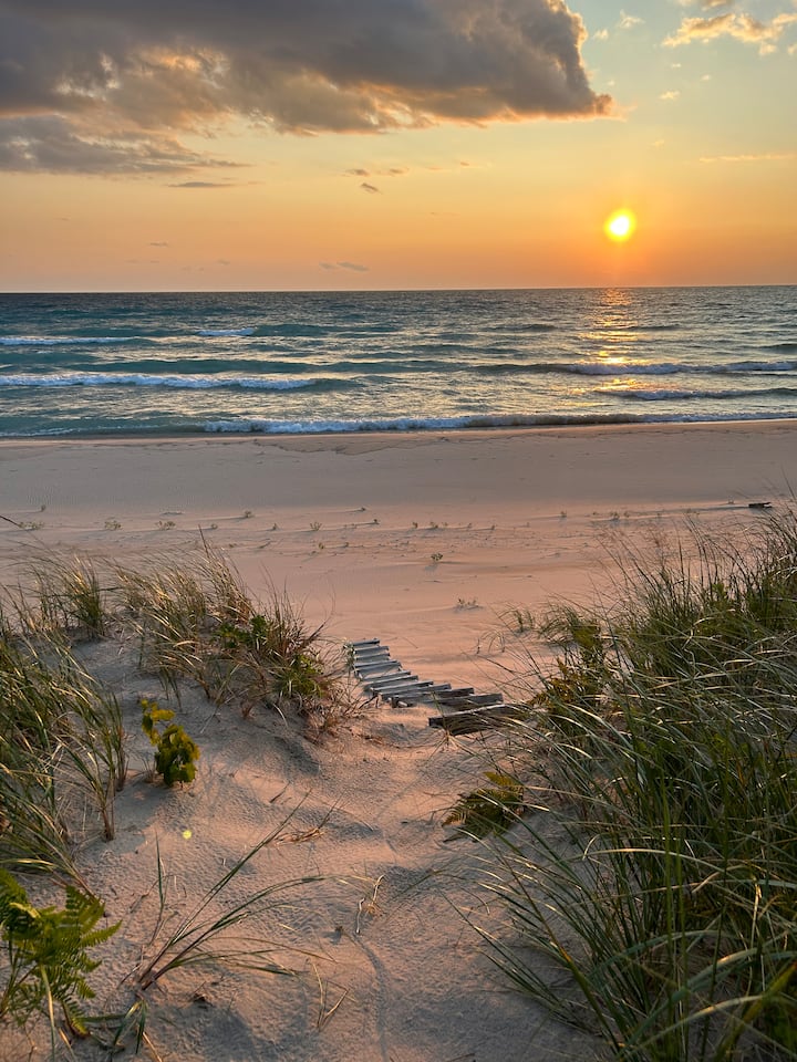The Southworth - Direct 100’ Lake Michigan Beach - Arcadia, MI