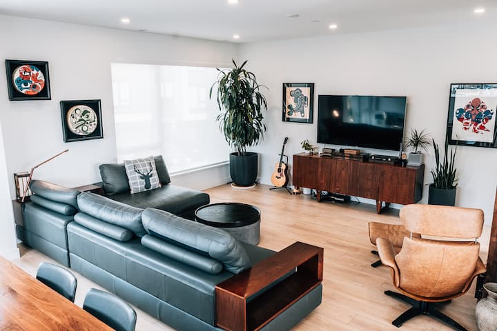 Ocean View Family Home On A Park - Burnaby