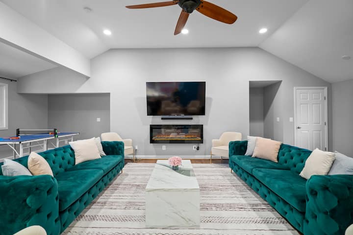 Holidays + Free Parking + 15 Min Dc+ Gatherings - Arlington, VA