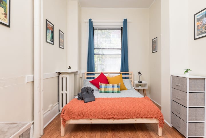 Walk! Walk! Walk! 1 Bed / 1 Bath - 2 Mins From T! - Dorchester, MA