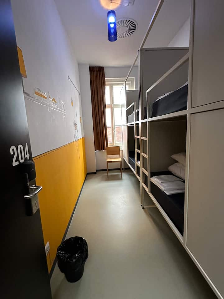 Vierpersoonskamer (Stapelbed) In Hostel De Basis - Dalfsen